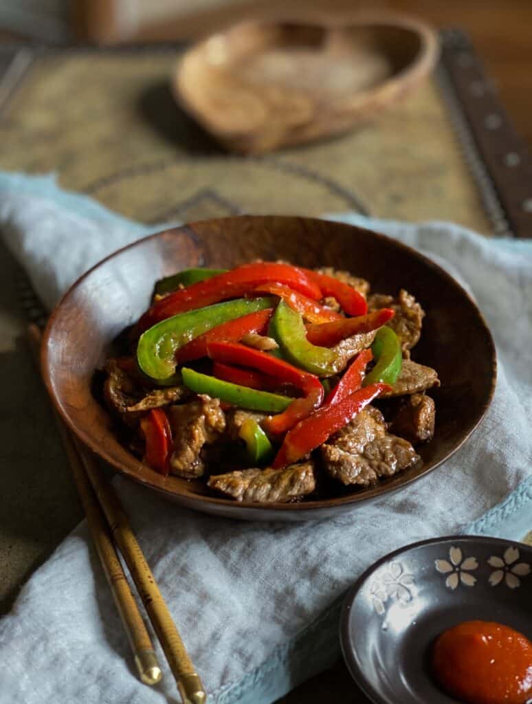 Stir Fry Beef With Sriracha Sauce (Easy Recipe) - JOZmahal